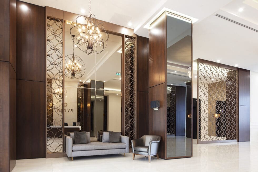 Enhanced Daylighting with Mirrors: Optimizing Daylight